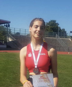 Smilla mit zwei Medaillen – TSG 1883 Lollar e.V.